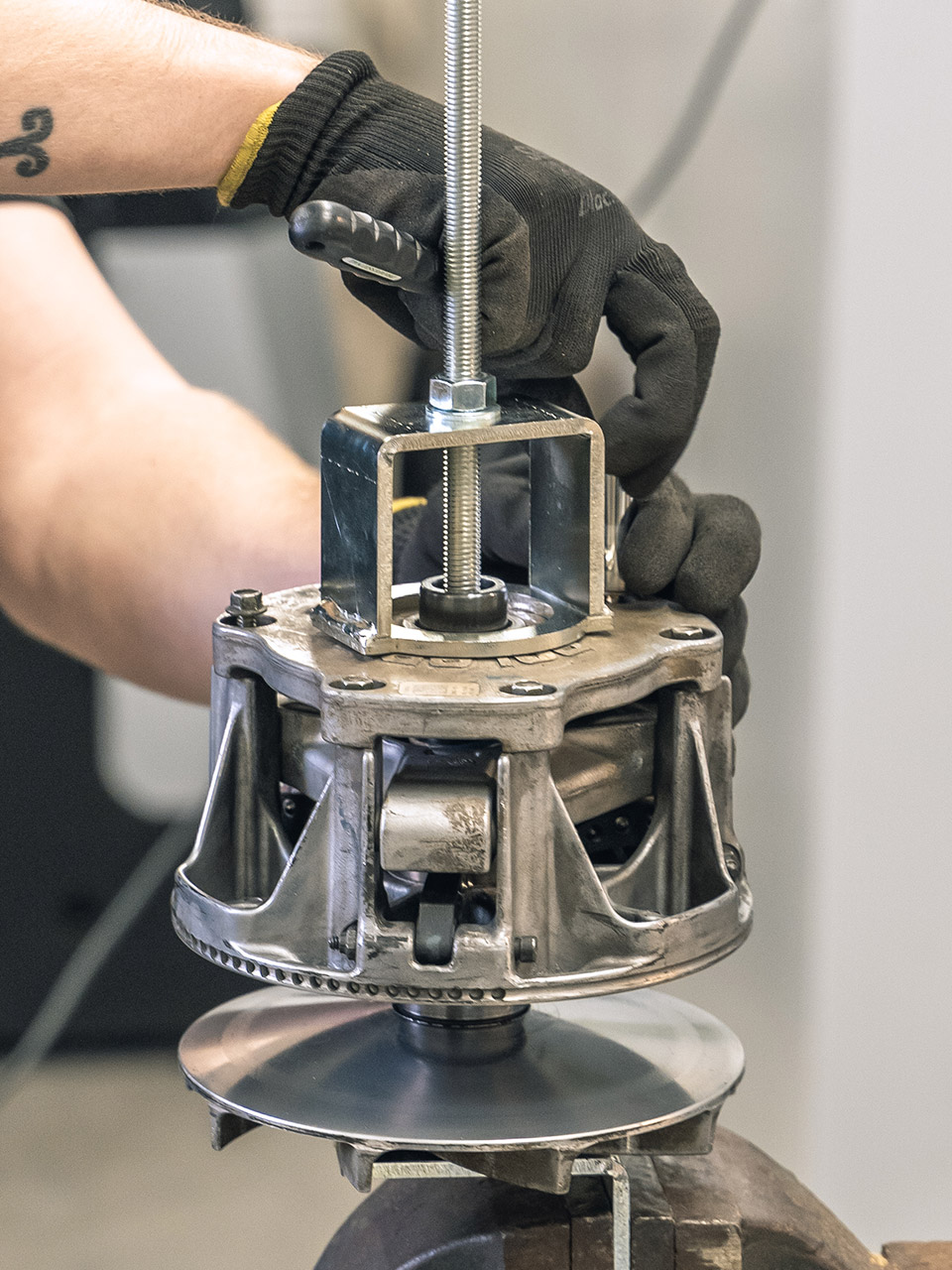 Clutch compression tool, universal | Iron Baltic